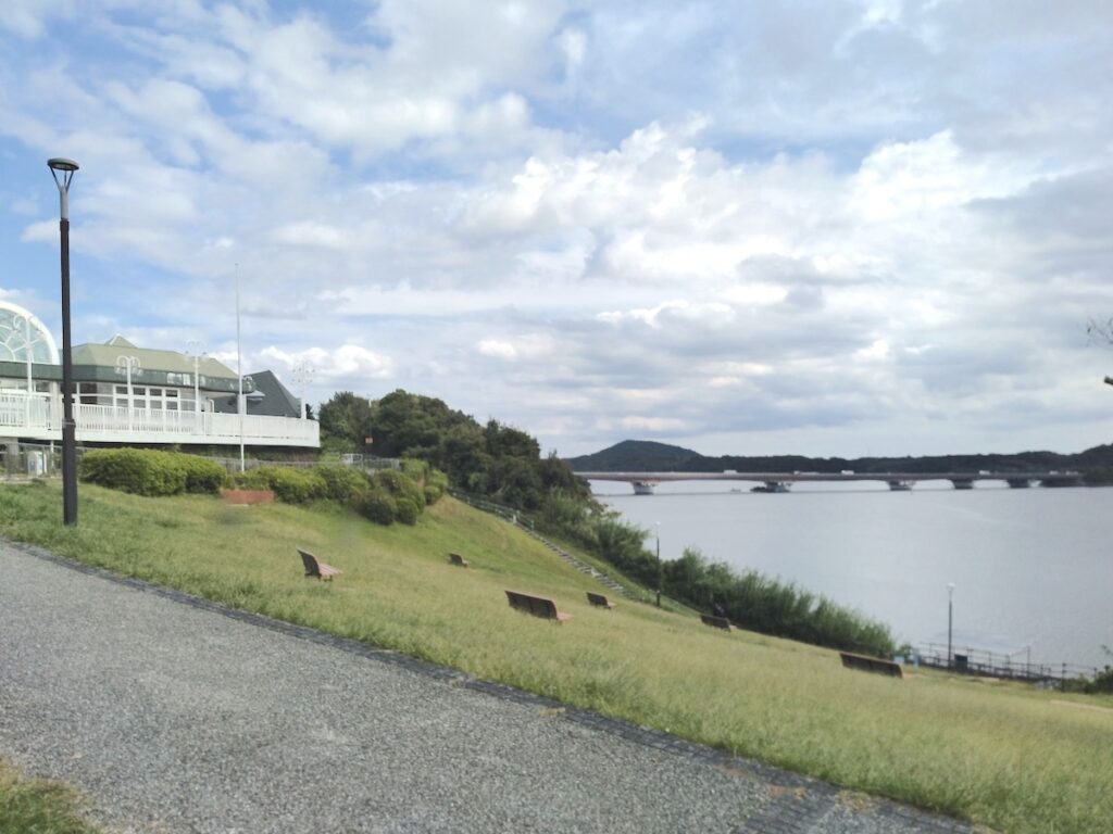 浜名湖を一望するサービスエリア｜EXPASA浜名湖｜静岡県浜松市 | ぱぴりす空間